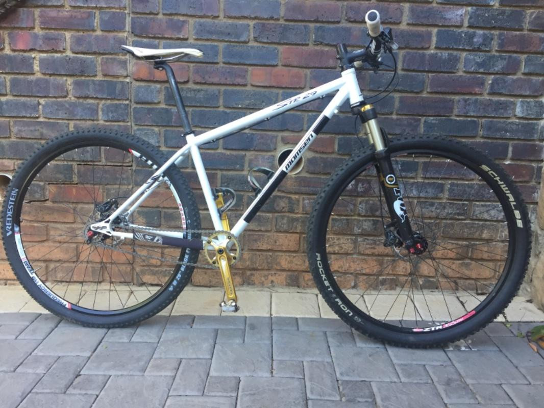 Momsen STR 29 Single Speed | Hardtail Mountain Bikes | Bike Hub