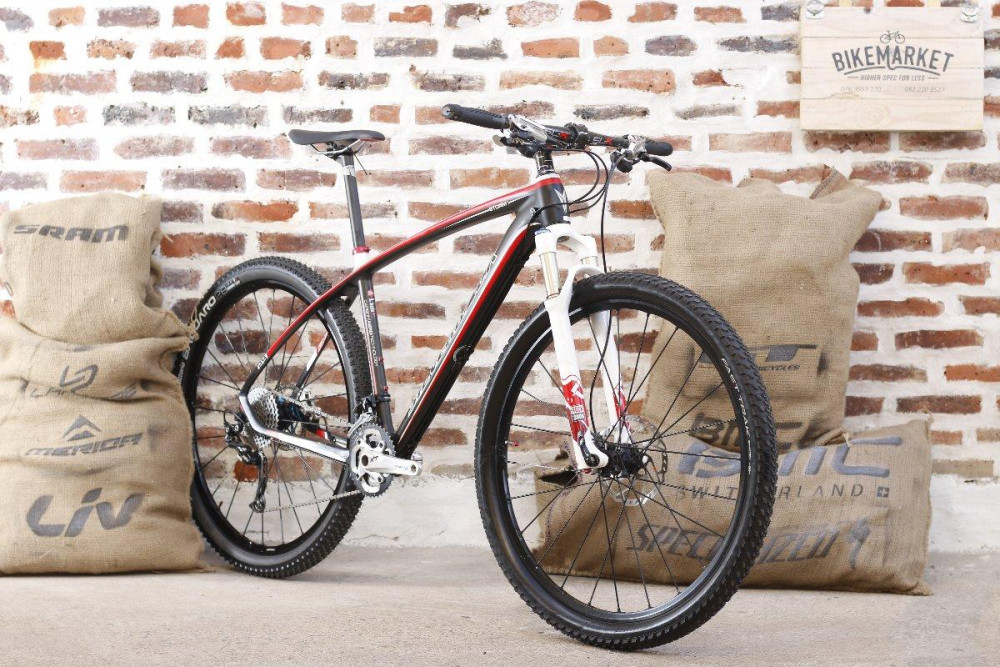 Silverback Storm 1 (L) Carbon 29er | Bike Hub