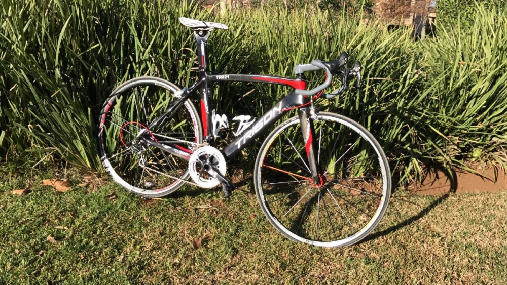 Size 52 Full Carbon TRIGON Road Bike | Bike Hub
