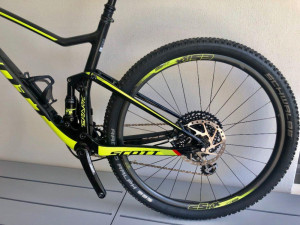 Scott Spark 920 (2018 Model - Large) | Bike Hub