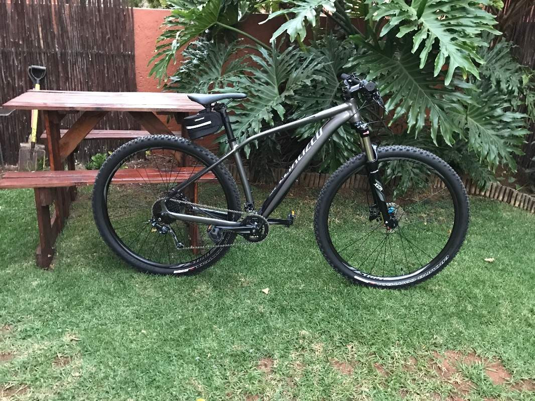 2017 Specialized Rockhopper Comp 29er | Hardtail Mountain Bikes | Bike Hub