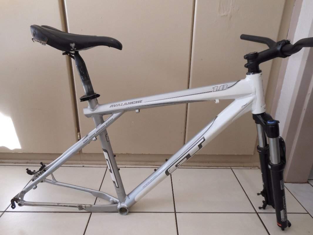 GT Avalanche 1.0 Frame/Fork - Bargain | Hardtail Mountain Bike Frames ...