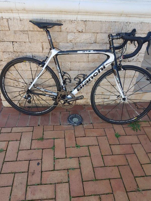Bianchi Sempre Pro With Campagnolo Record 11 Speed | Road Bikes | Bike Hub