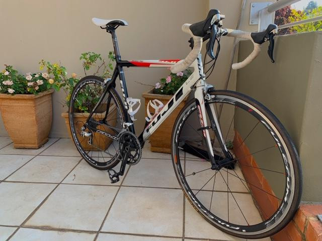 Fuji Roubaix Pro | Road Bikes | Bike Hub