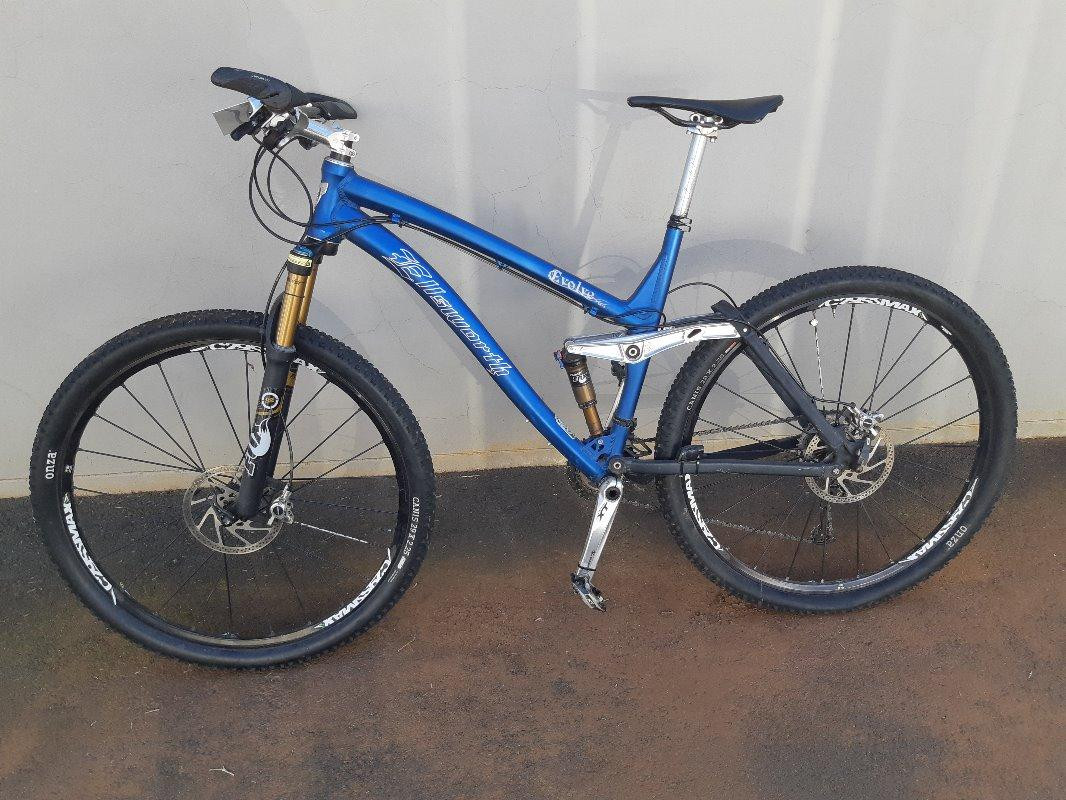 Ellsworth Evolve | Dual Suspension Mountain Bikes | Bike Hub