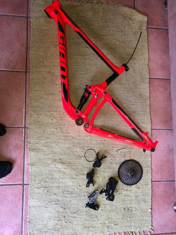 GIANT ANTHEM 2 2018 | Dual Suspension Mountain Bike Frames | Bike Hub