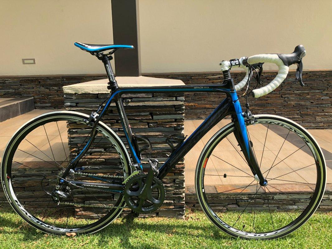 Silverback Space 2.0 Full Carbon Full Ultegra | Road Bikes | Bike Hub