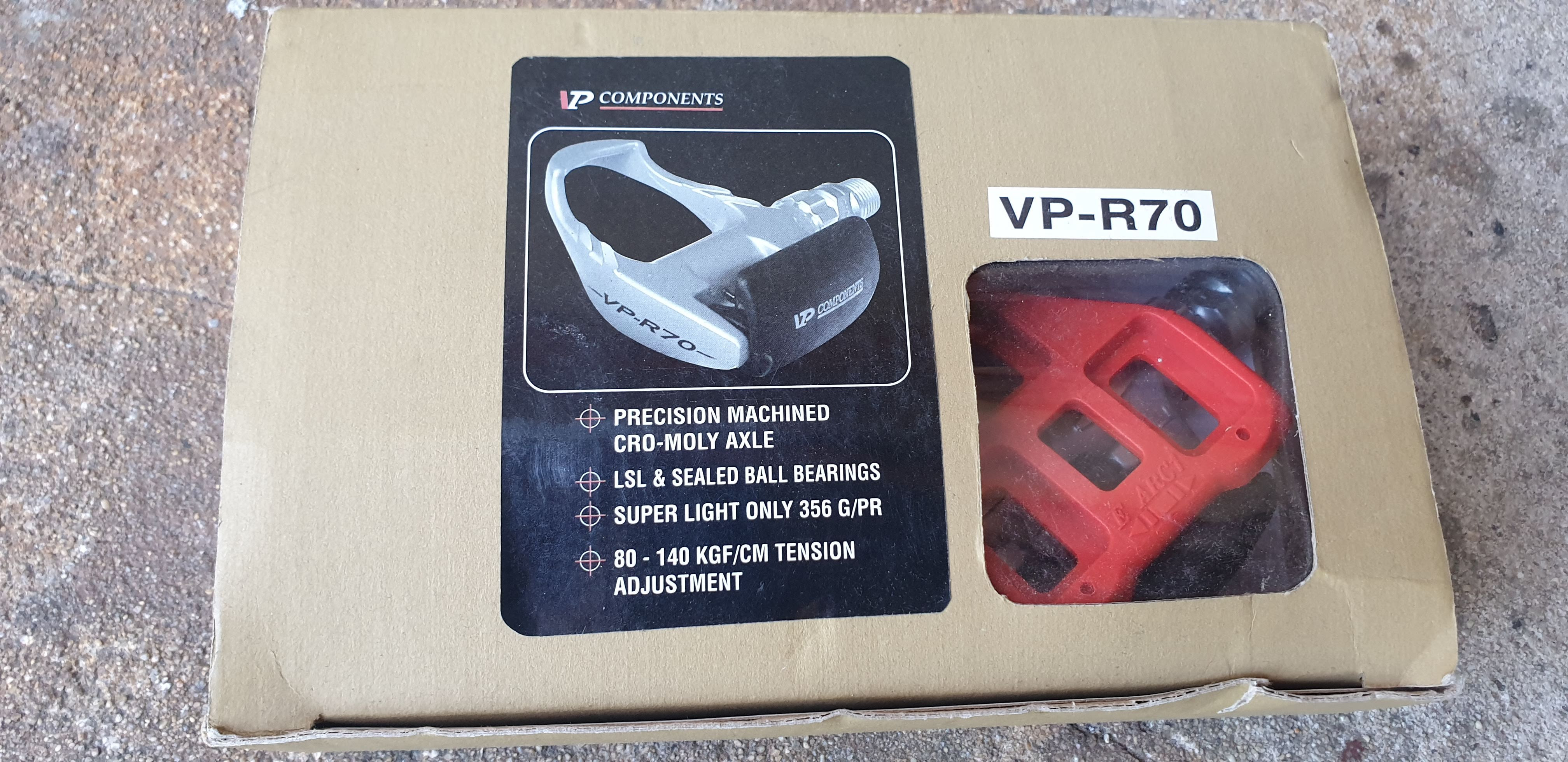 VP R70 road pedals | Pedals | Bike Hub