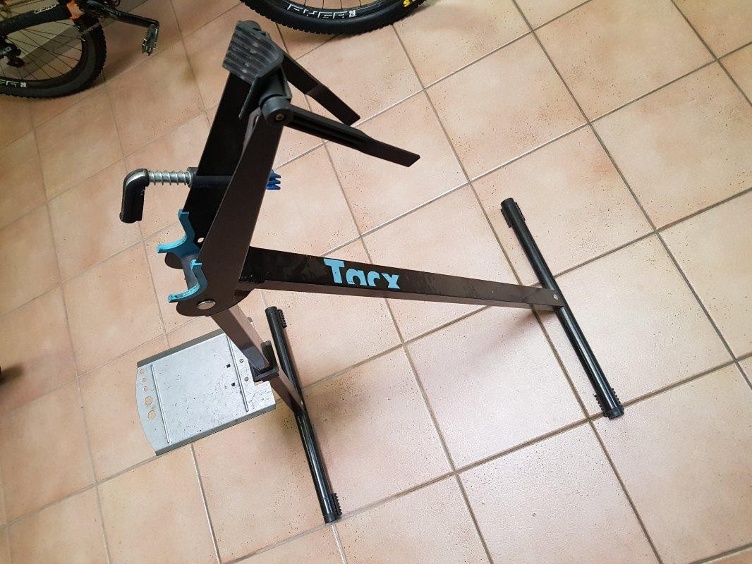 TACX T3000 Repair Stand | Workshop Tools | Bike Hub