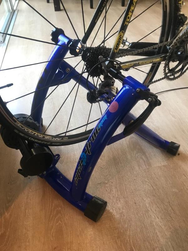 GIANT Cyclotron Magnetic Trainer | Indoor Trainers & Accessories | Bike Hub