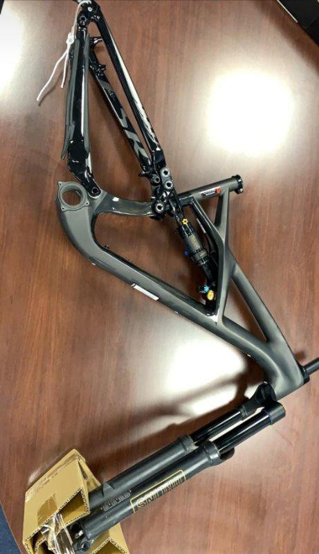 SPECIALIZED S-WORKS ENDURO FRAME & OHLINS FORKS | Dual Suspension ...