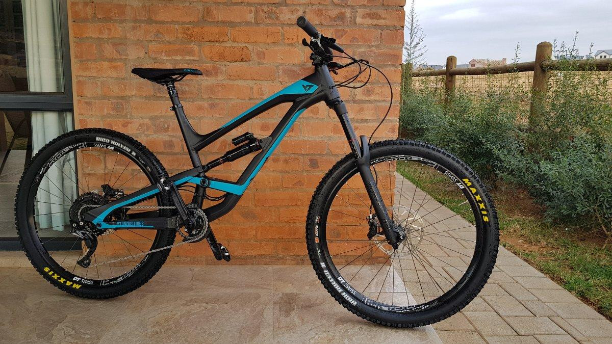 YT Capra 2018 AL | Dual Suspension Mountain Bikes | Bike Hub