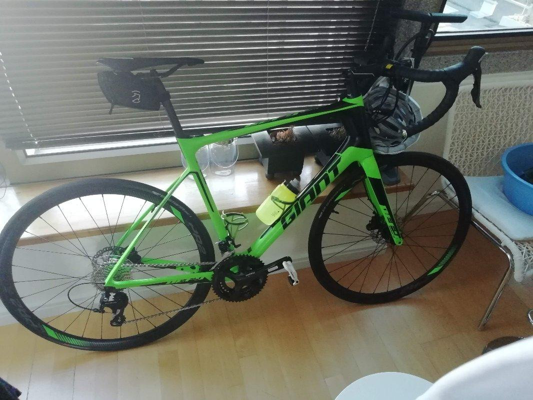 Giant Defy Advanced 2 Large For Sale - PRICE DROP | Road Bikes | Bike Hub