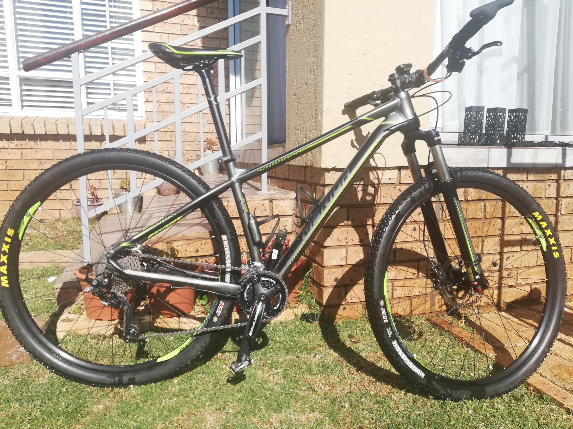 Merida Big Nine 300 | Hardtail Mountain Bikes | Bike Hub