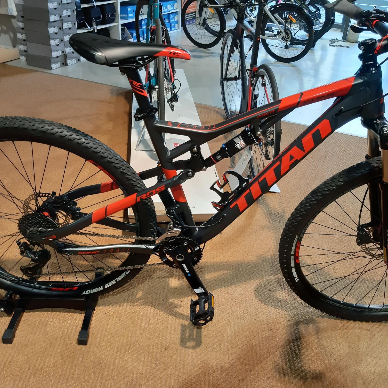 Titan Sonic 29er | Dual Suspension Mountain Bikes | Bike Hub