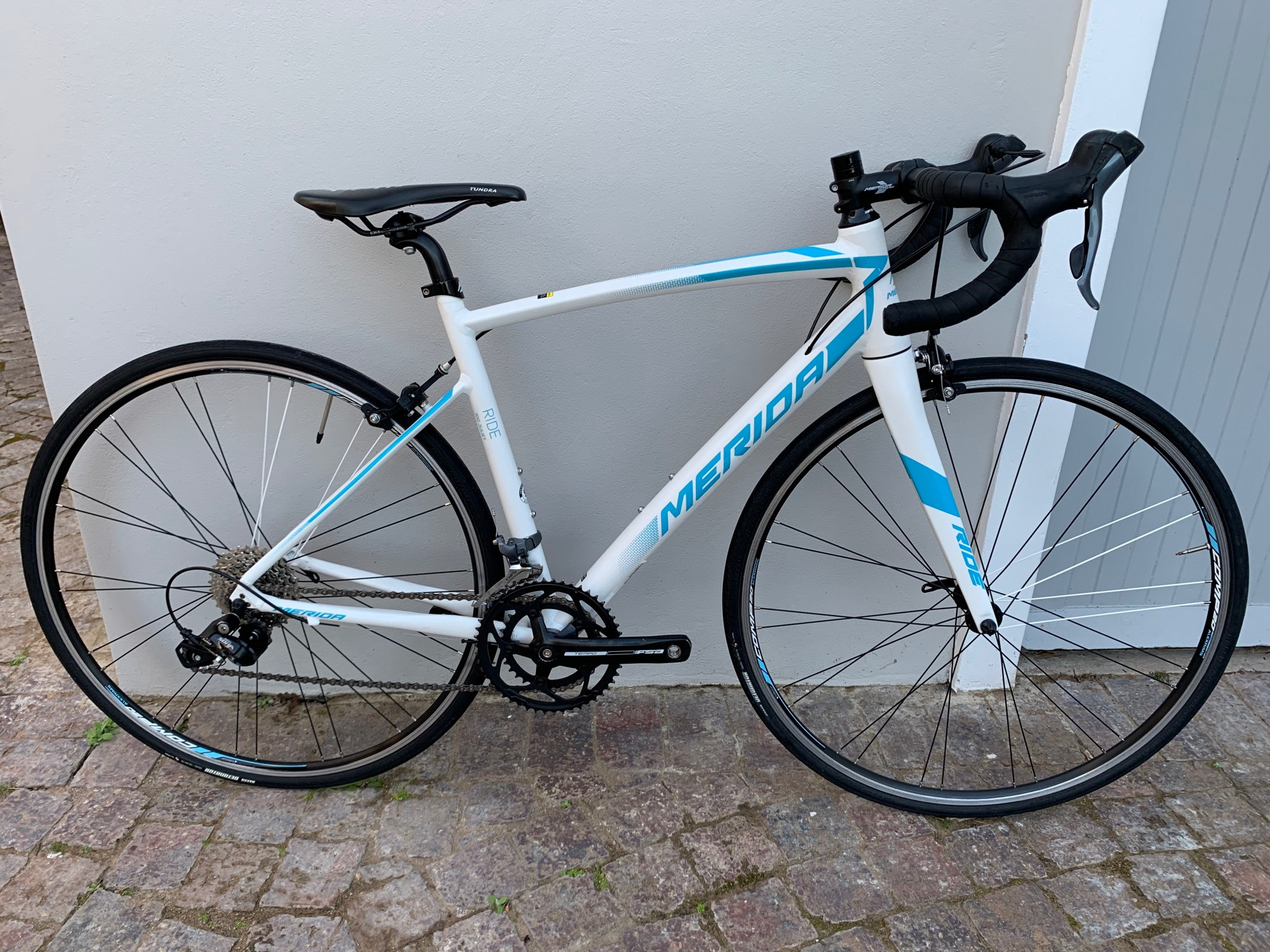 Merida 100 Juliet | Road Bikes | Bike Hub