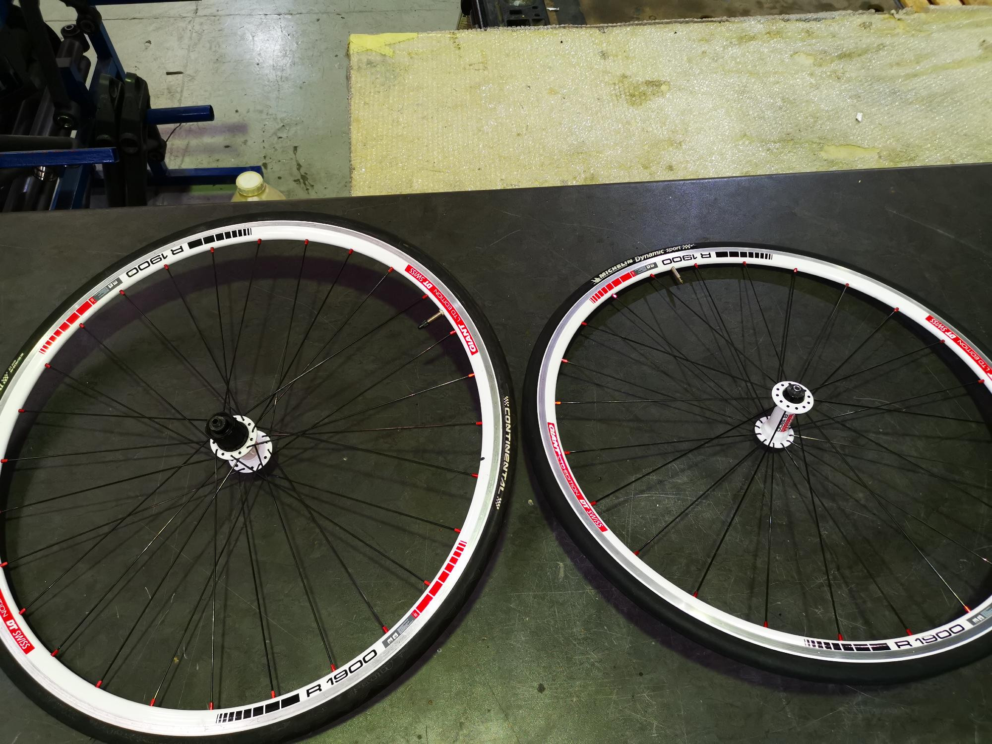 DT SWISS R1900 wheel sets | Road Bike Wheels | Bike Hub