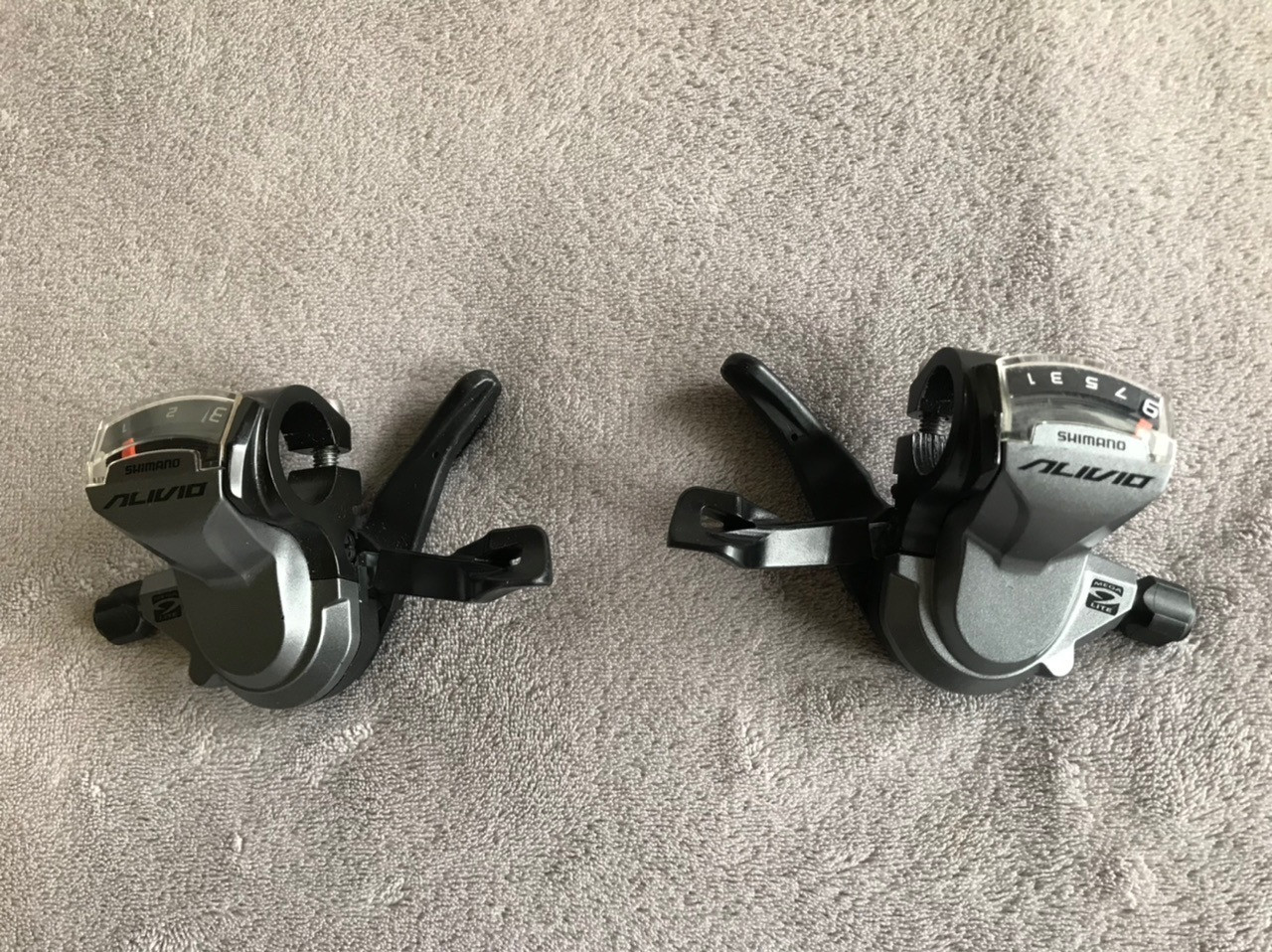 Shimano Alivio SL-M4000 3x9 Shift Lever Set | Shifters | Bike Hub