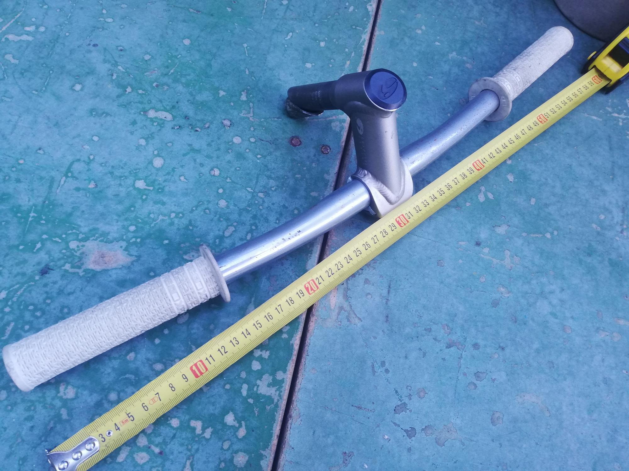 Flat bar grips and quill stem | Handlebars | Bike Hub