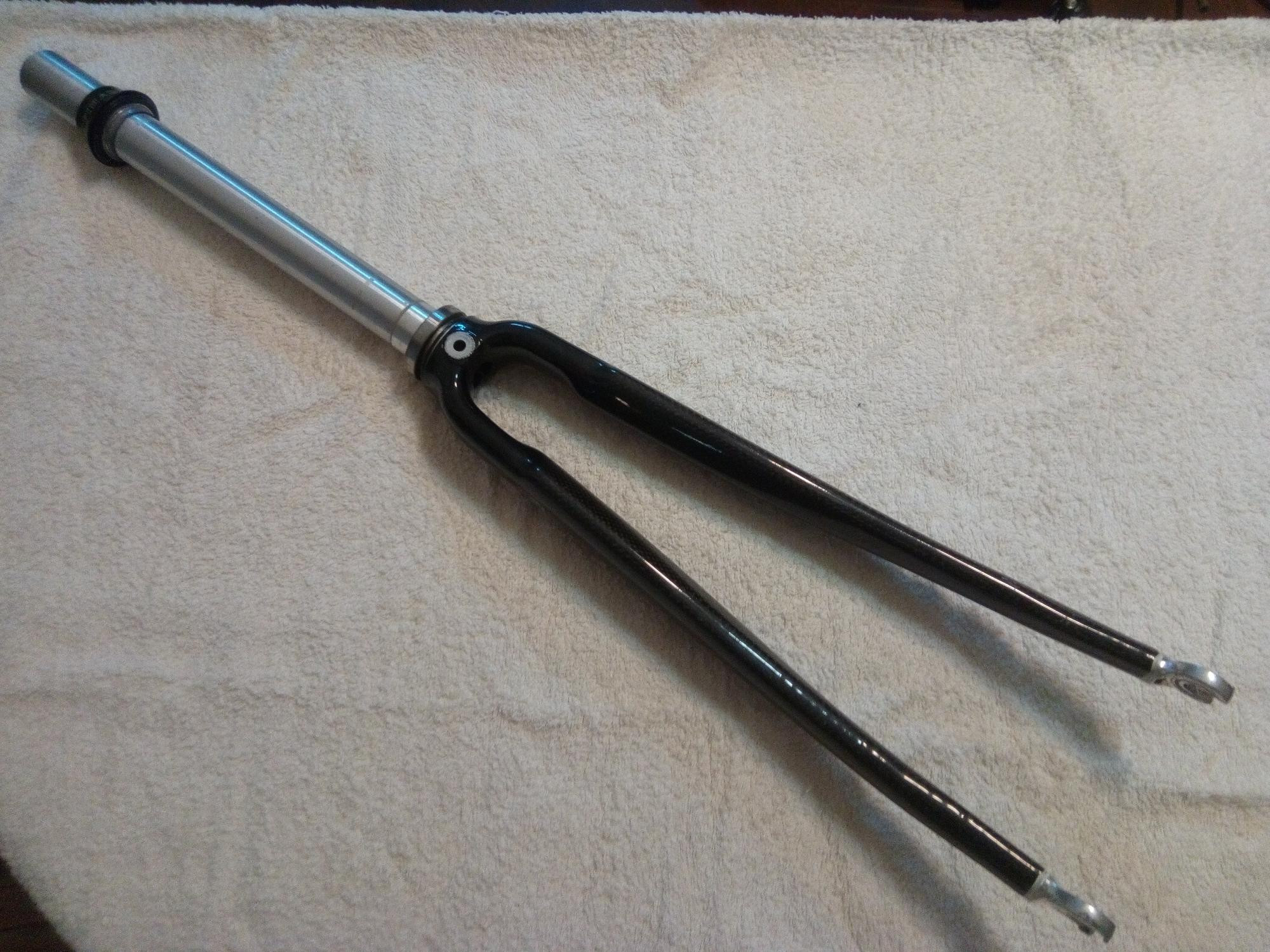 Pinarello Carbon Fork | Road Bike Forks | Bike Hub