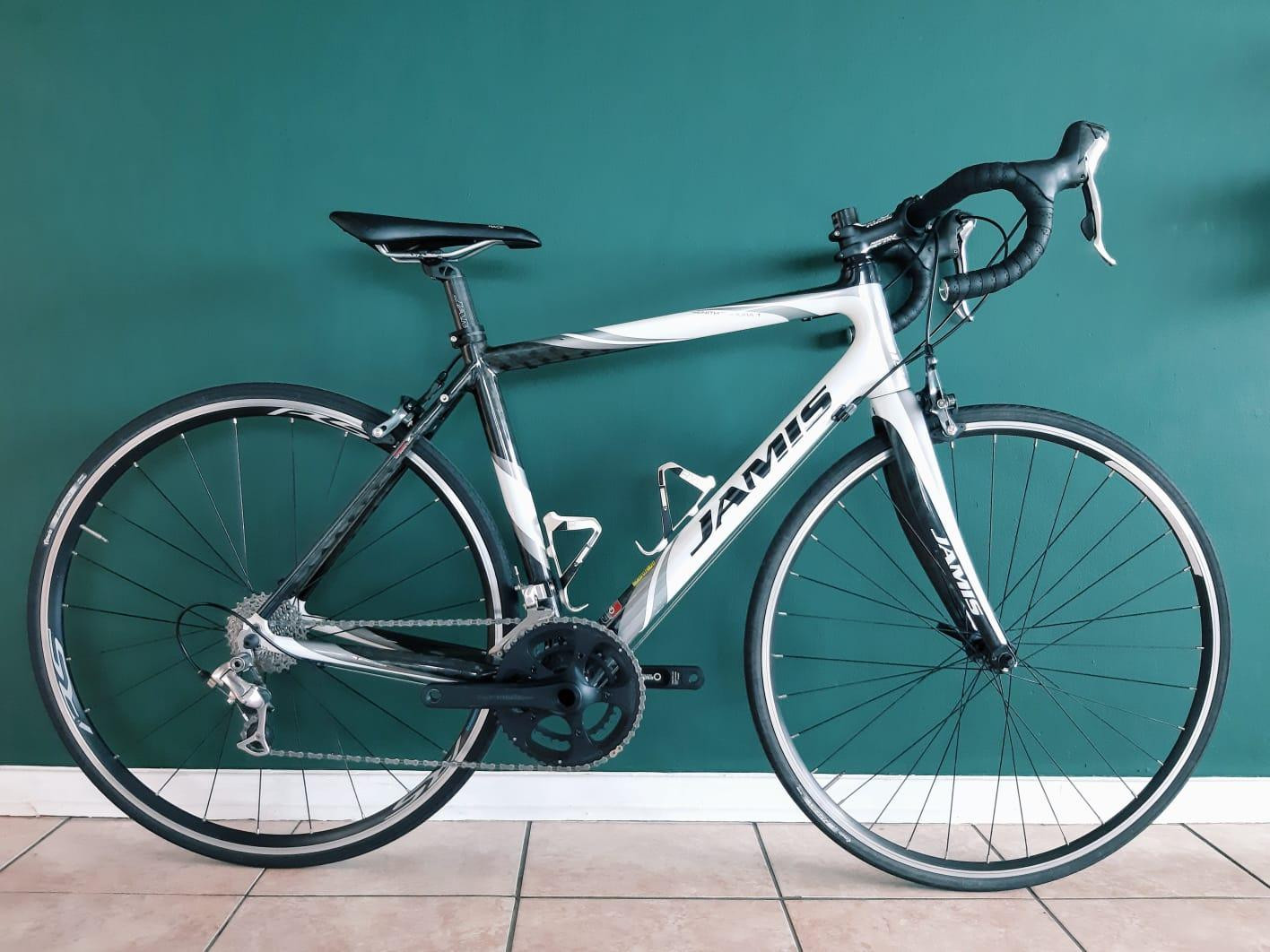 Jamis Xenith Endura Carbon | Road Bikes | Bike Hub