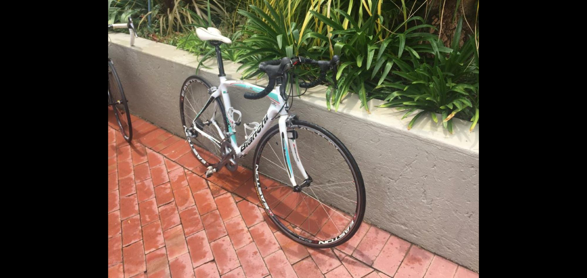 Bianchi C2C Carbon Ultegra 54 | Road Bikes | Bike Hub