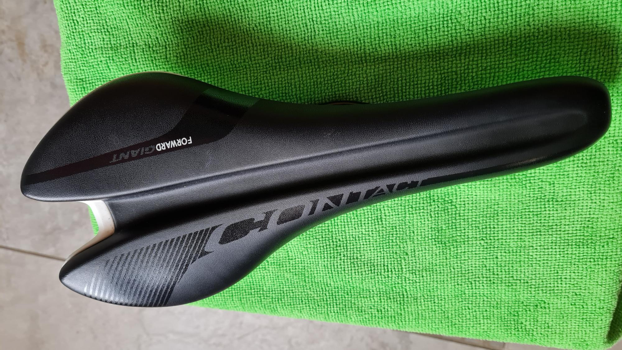 Giant Contact Saddle | Saddles | Bike Hub