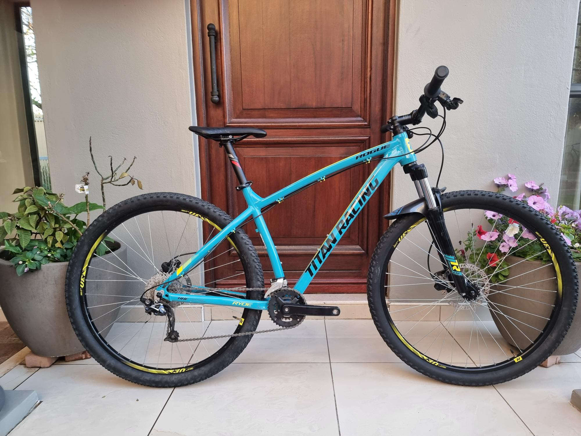 Titan Racing Rogue (M) | Hardtail Mountain Bikes | Bike Hub