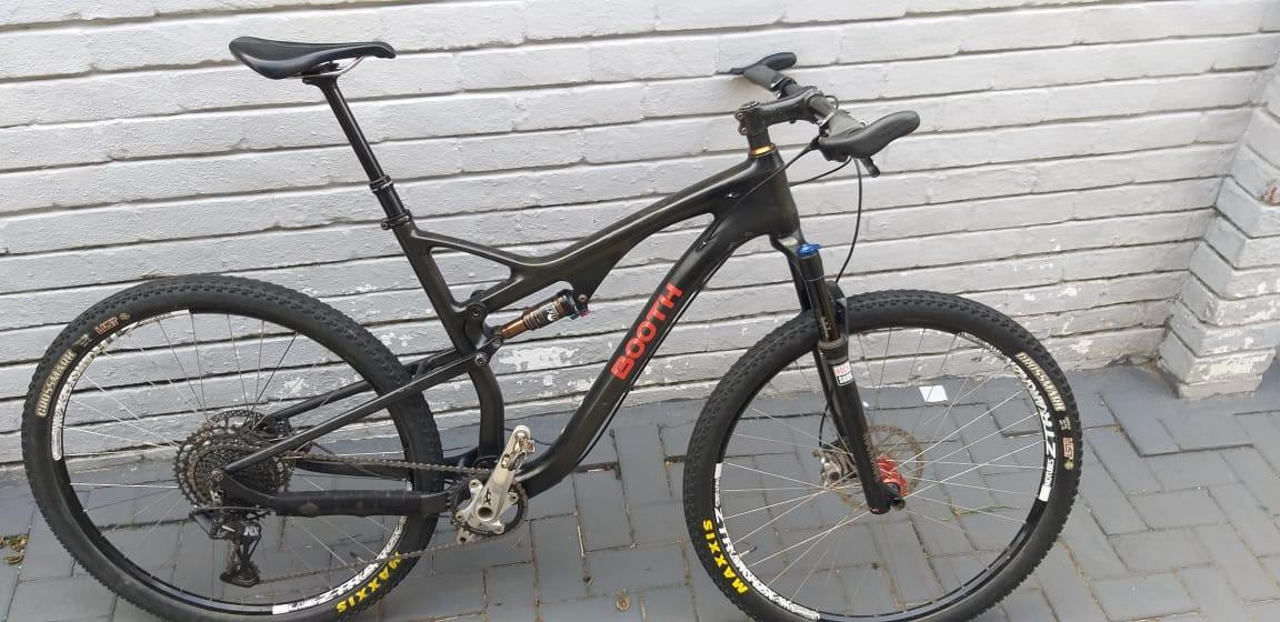 Booth (XL) Full Carbon | Dual Suspension Mountain Bikes | Bike Hub