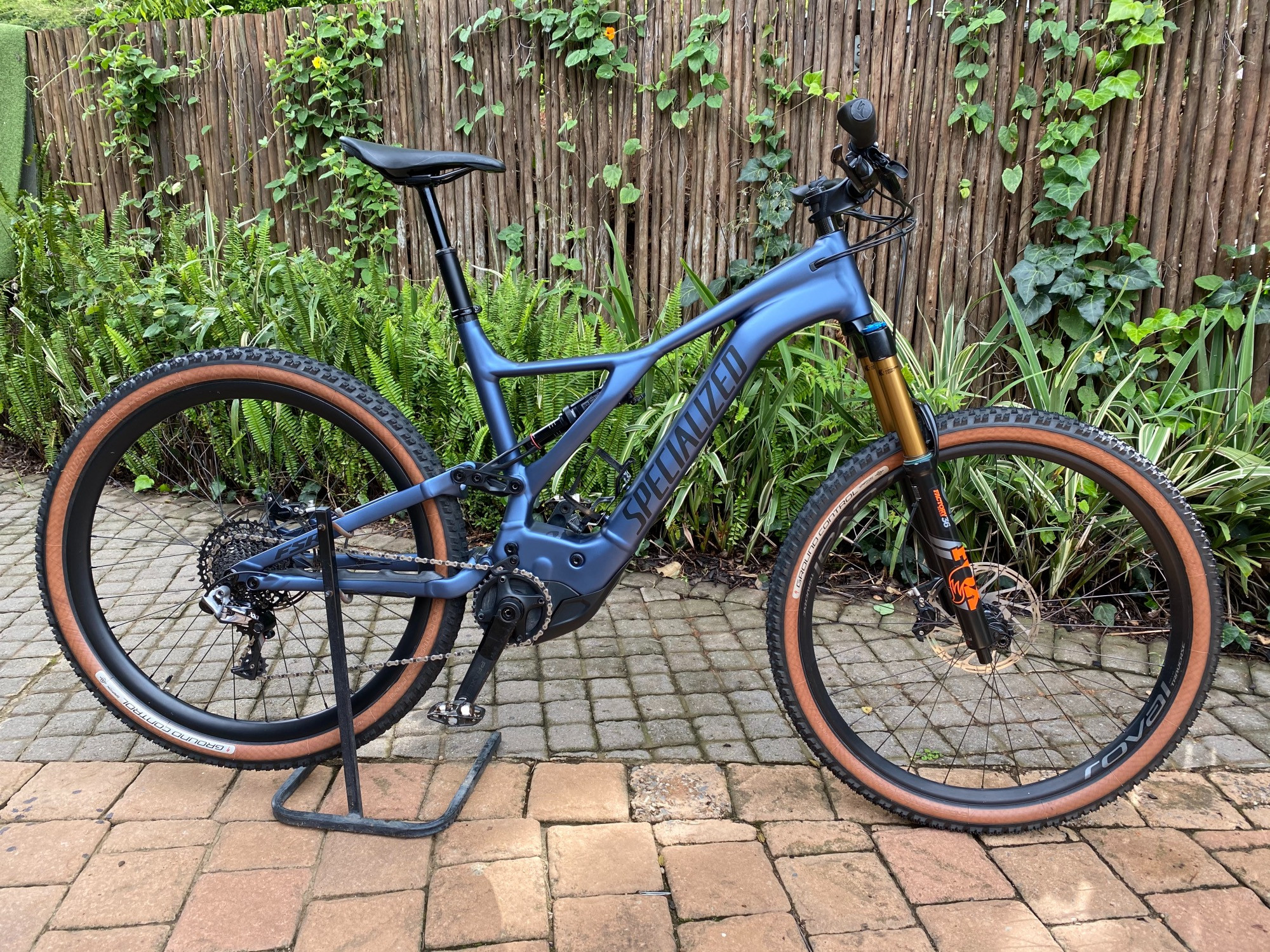2020 Specialized Turbo Levo | Dual Suspension Mountain E-Bikes | Bike Hub