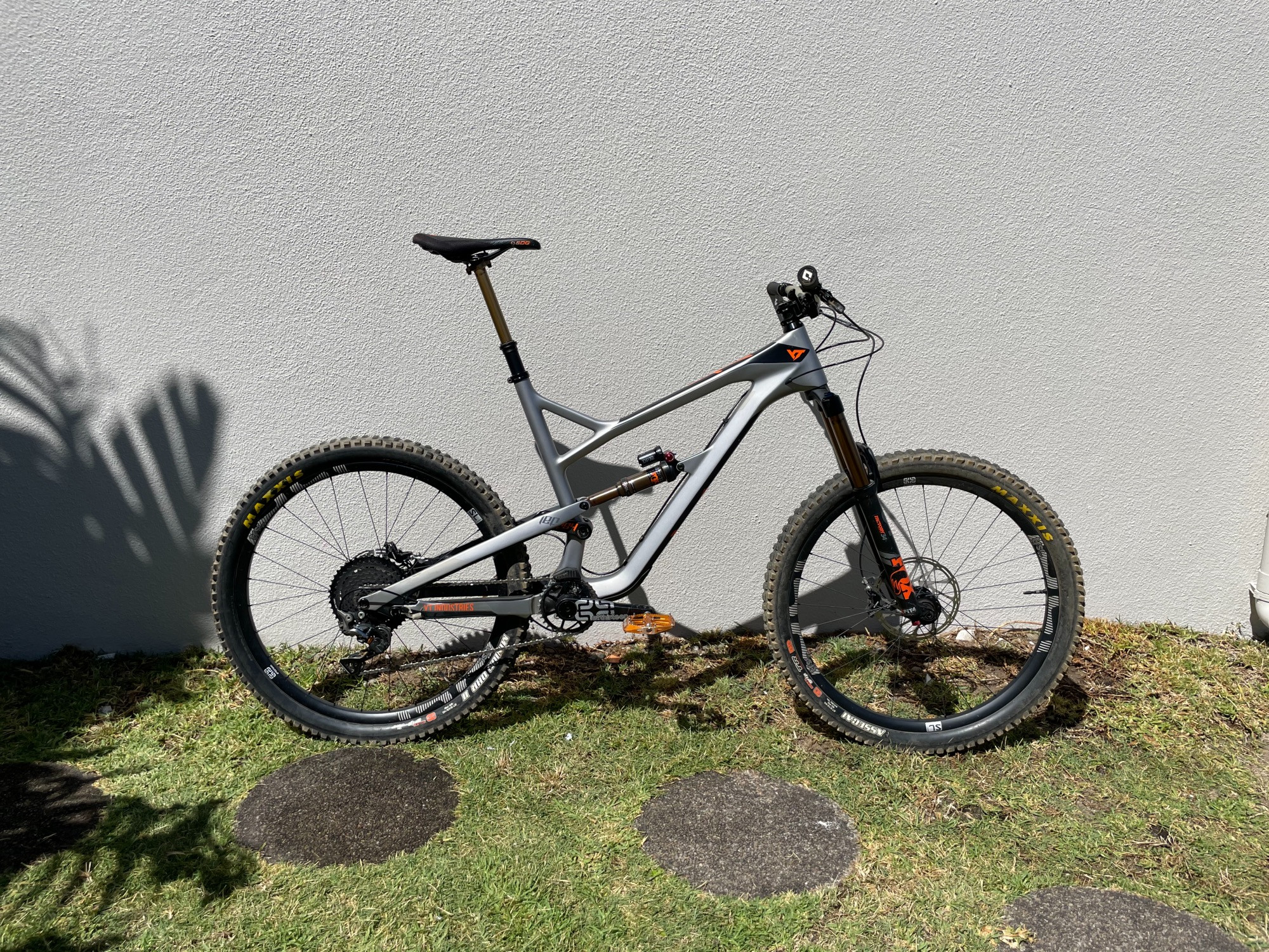 YT Jeffsy Pro Race XL 2018 | Dual Suspension Mountain Bikes | Bike Hub