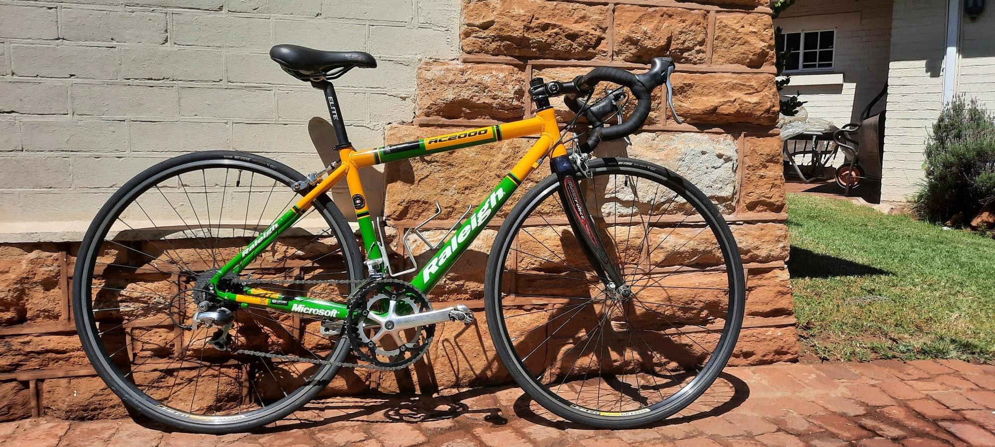 Raleigh RC2000 Road Bike | Road Bikes | Bike Hub