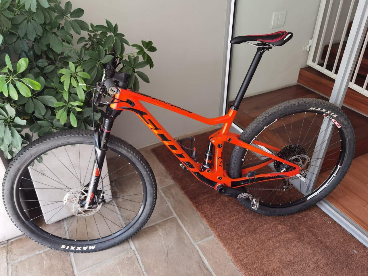 2020 Scott Spark RC900 Team | Dual Suspension Mountain Bikes | Bike Hub