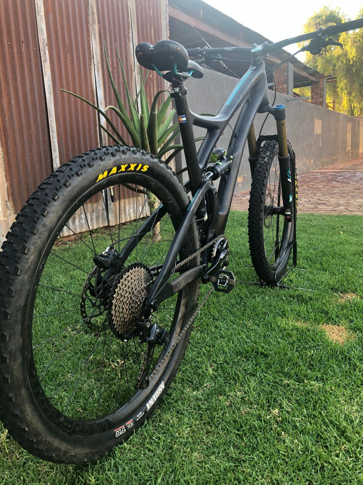 Yeti Sb5c 27.5 | Dual Suspension Mountain Bikes | Bike Hub