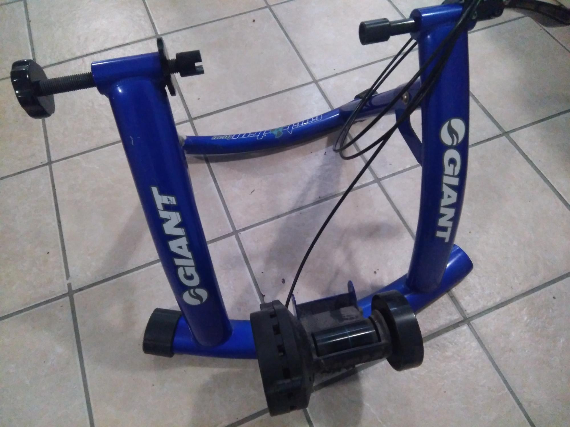 Giant Indoor Trainers | Indoor Trainers & Accessories | Bike Hub