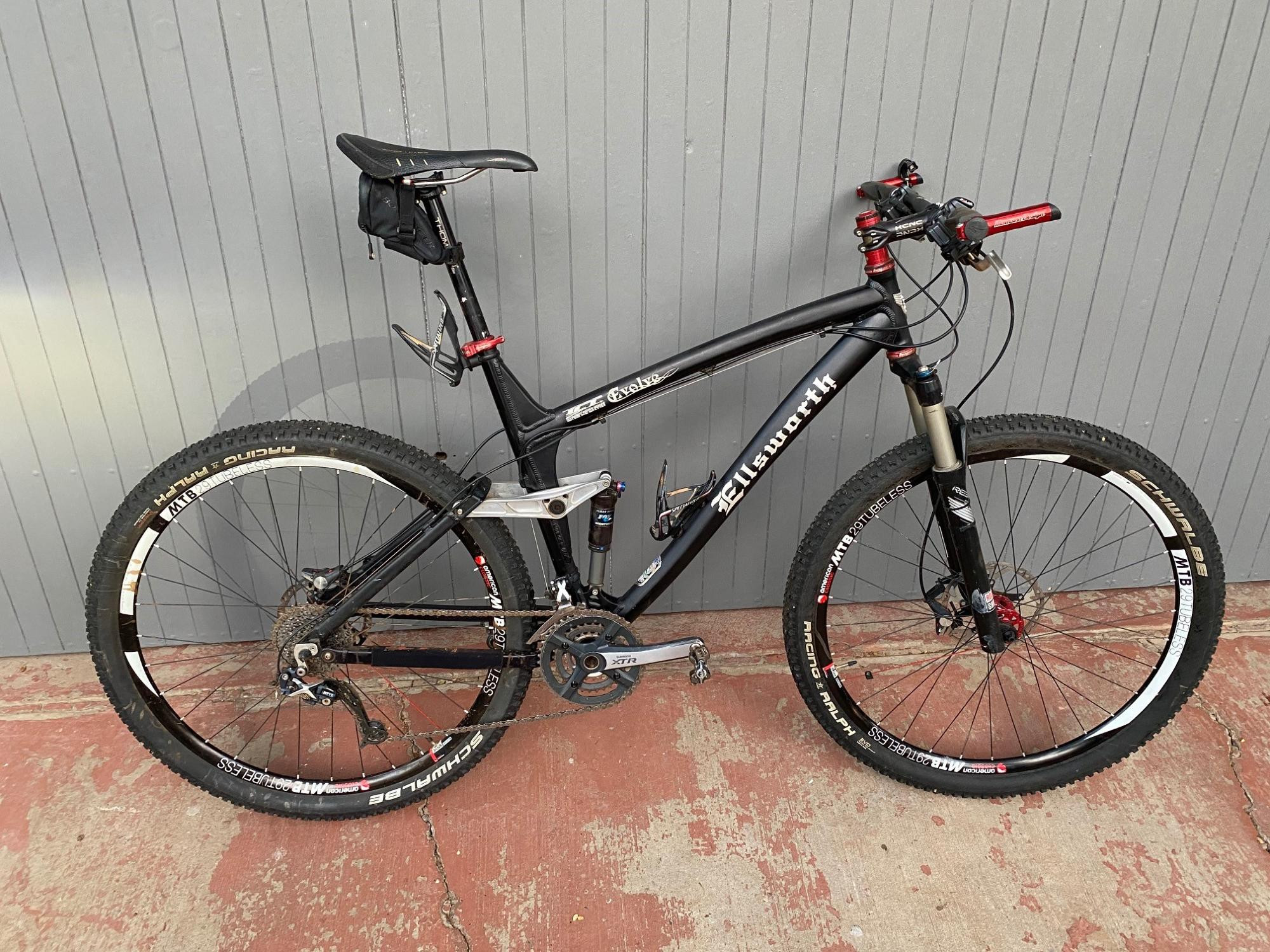 Ellsworth Evolve 29er | Bike Hub