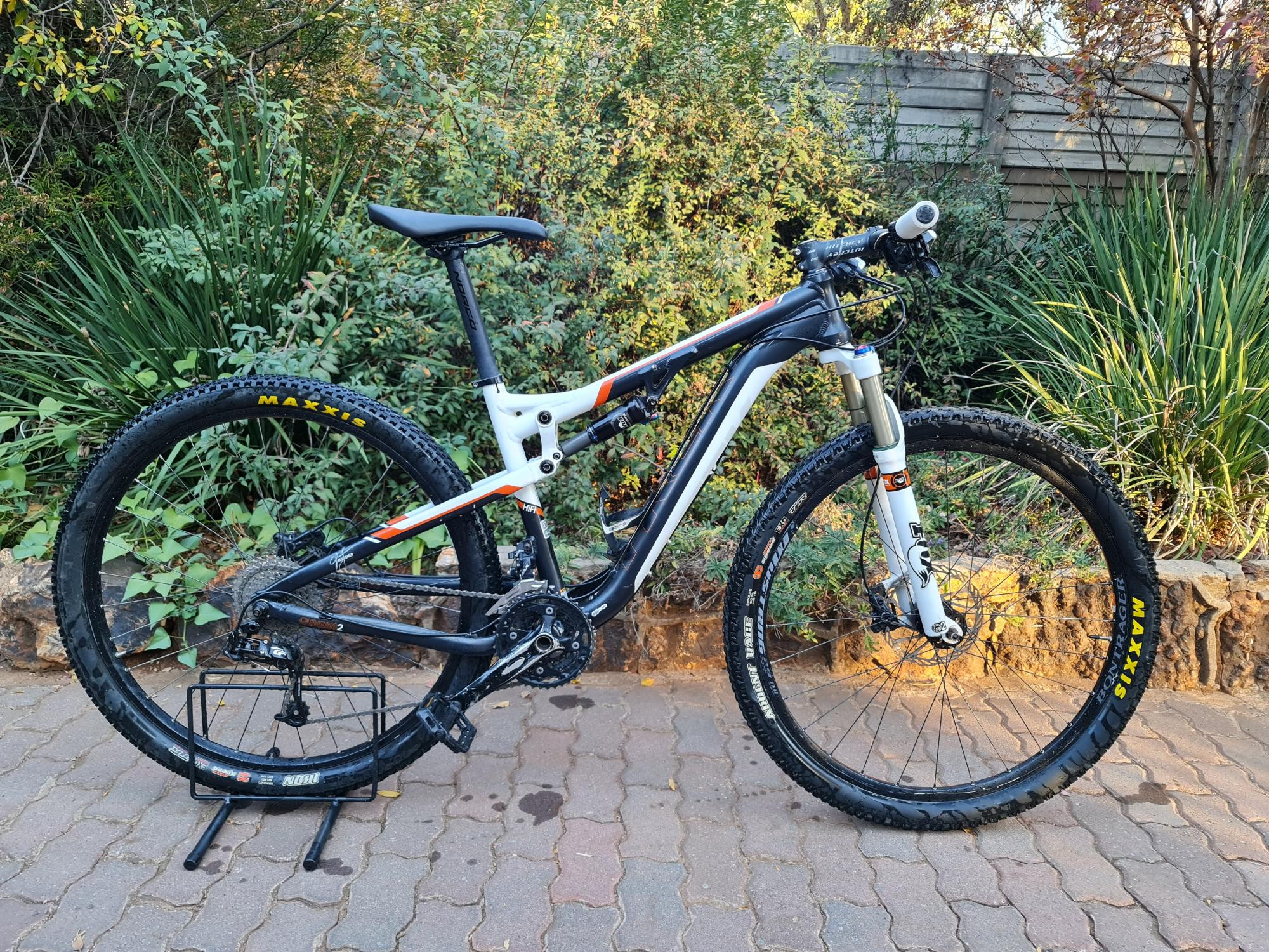 29er Trek Hifi DLX | Dual Suspension Mountain Bikes | Bike Hub