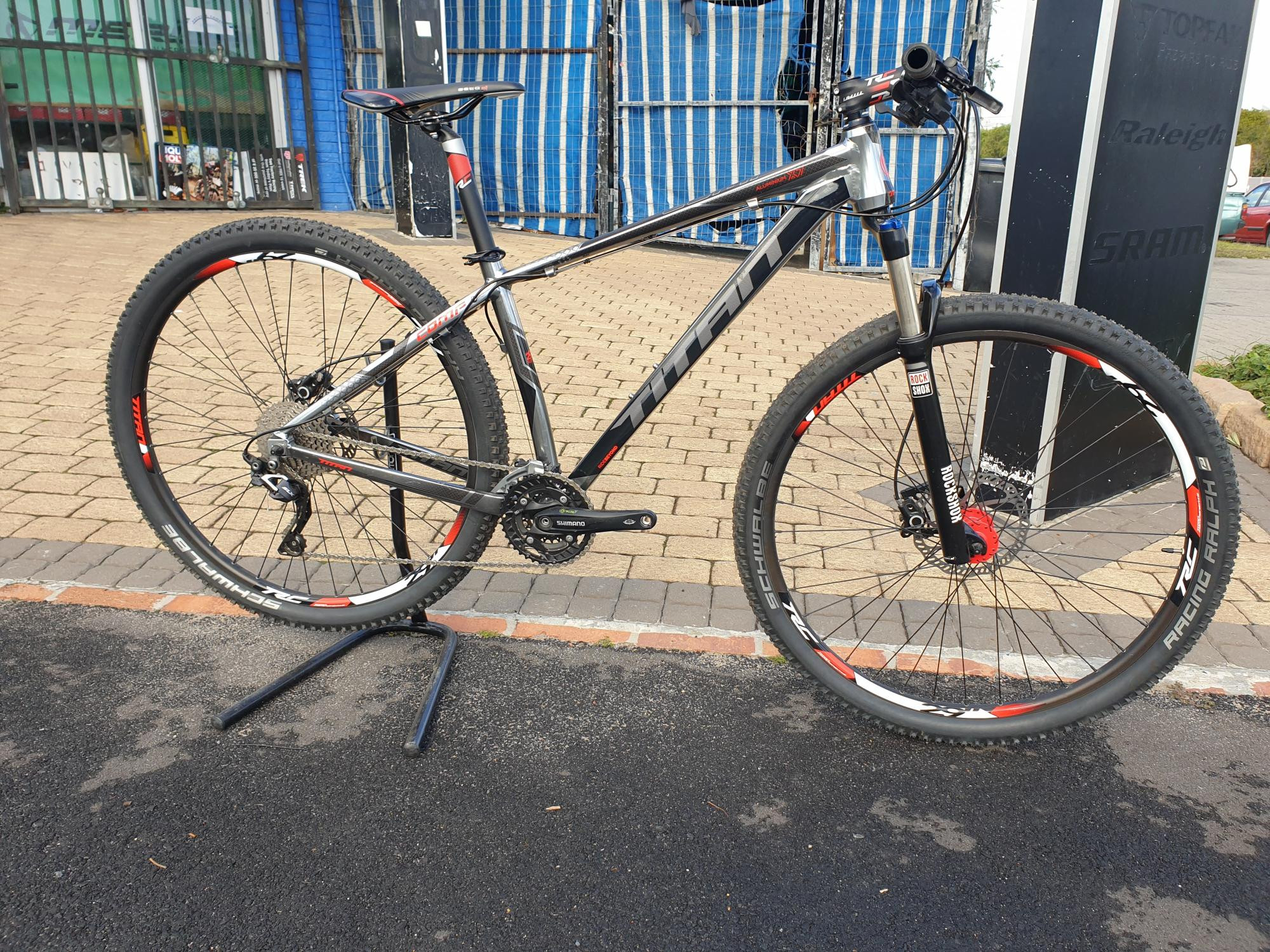 TITAN RACING COMP | Hardtail Mountain Bikes | Bike Hub