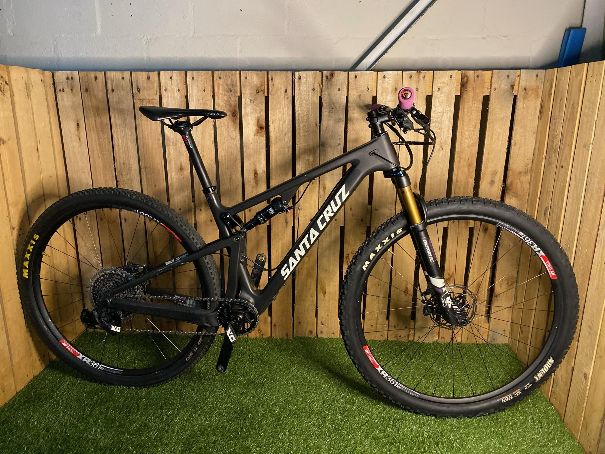 Santa Cruz Blur CC | Dual Suspension Mountain Bikes | Bike Hub