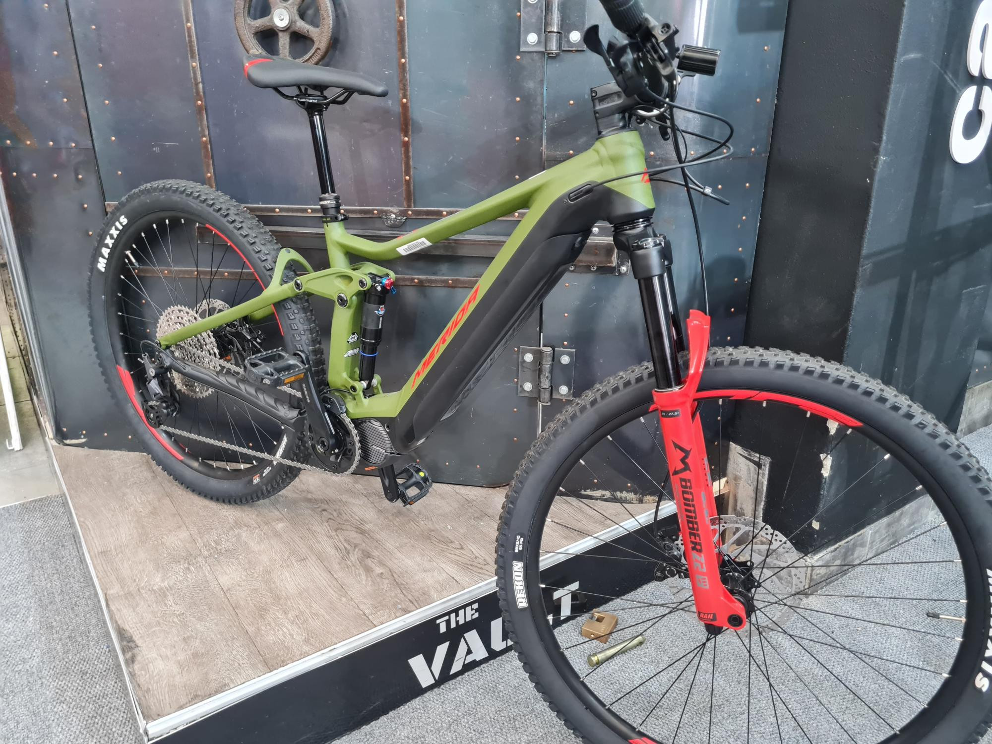Merida E- One Forty 500 Ebike | Dual Suspension Mountain Bikes | Bike Hub