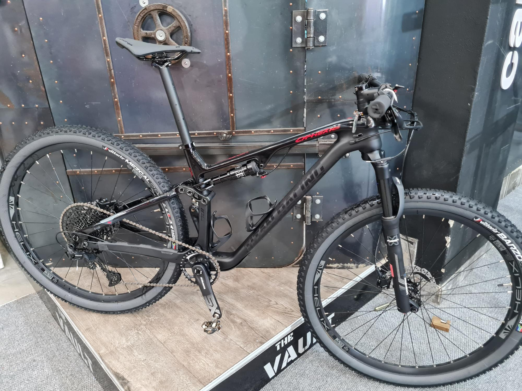 Titan Cypher RS Carbon Dash | Dual Suspension Mountain Bikes | Bike Hub