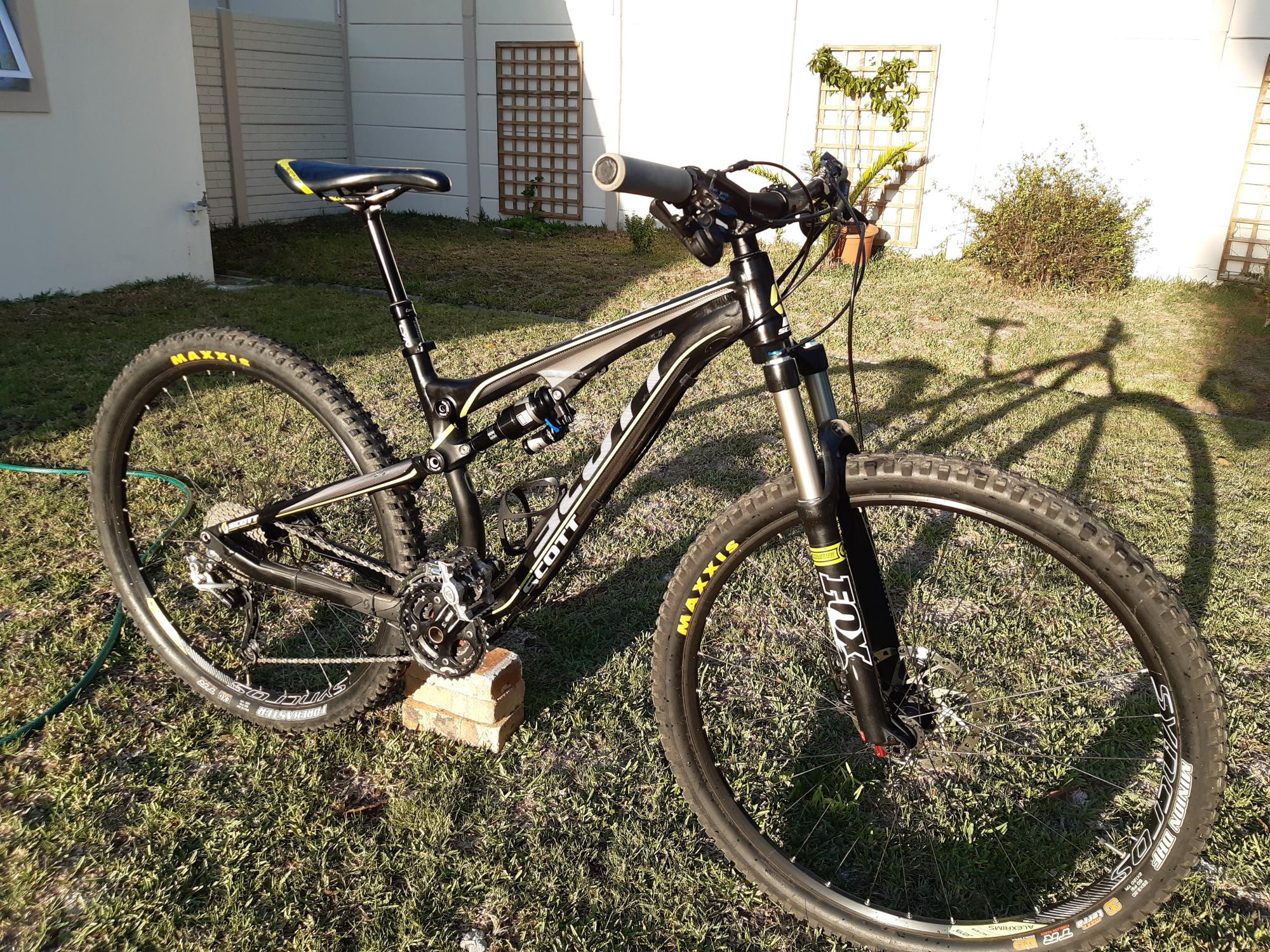 SCOTT GENIUS 940 | Dual Suspension Mountain Bikes | Bike Hub