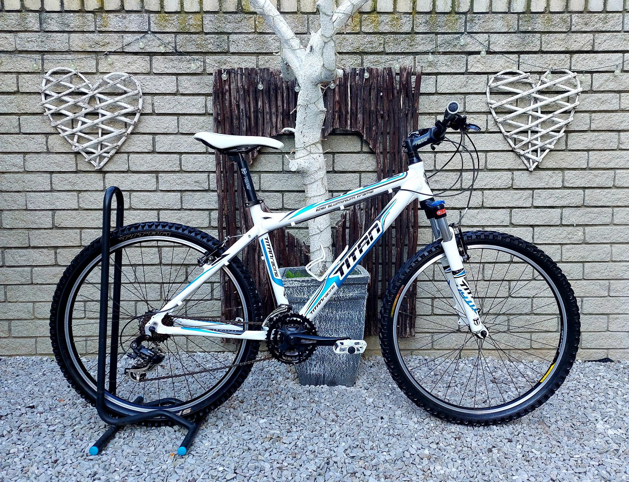 TITAN CRUZ 26ER MEDIUM FRAME MOUNTAIN BIKE | Hardtail Mountain Bikes ...