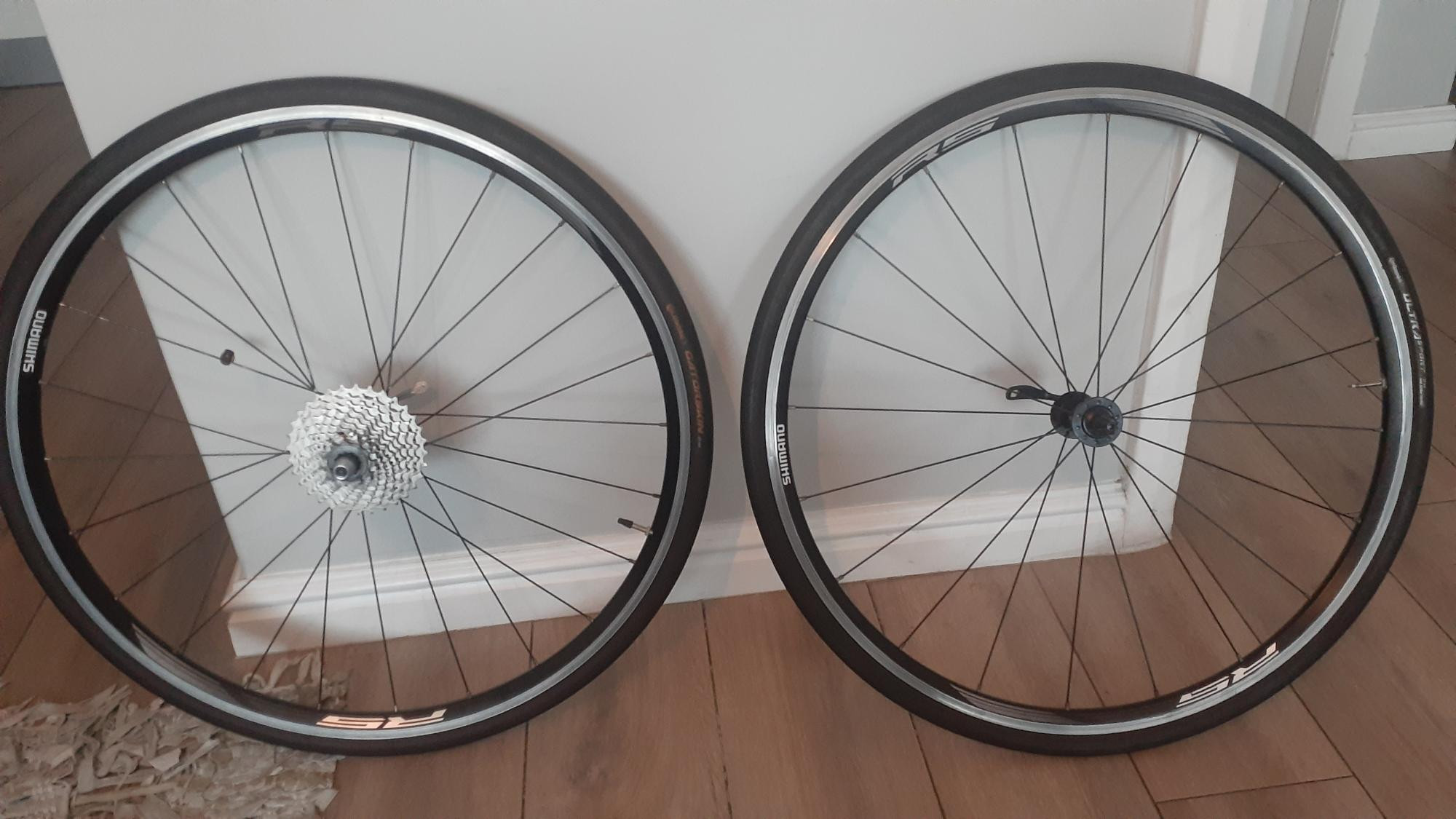 Shimano WH-RS100 wheelset | Road Bike Wheels | Bike Hub