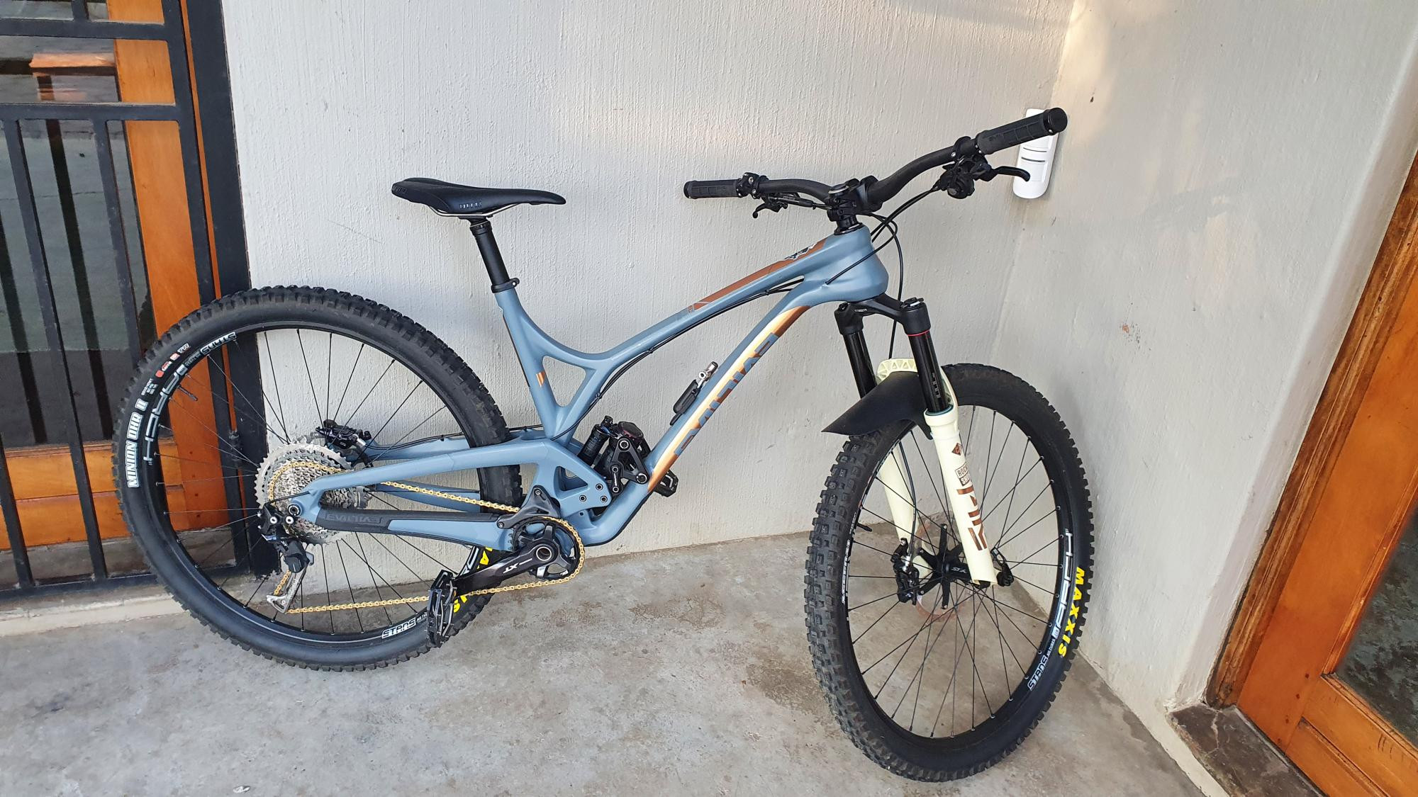 Evil Following | Dual Suspension Mountain Bikes | Bike Hub