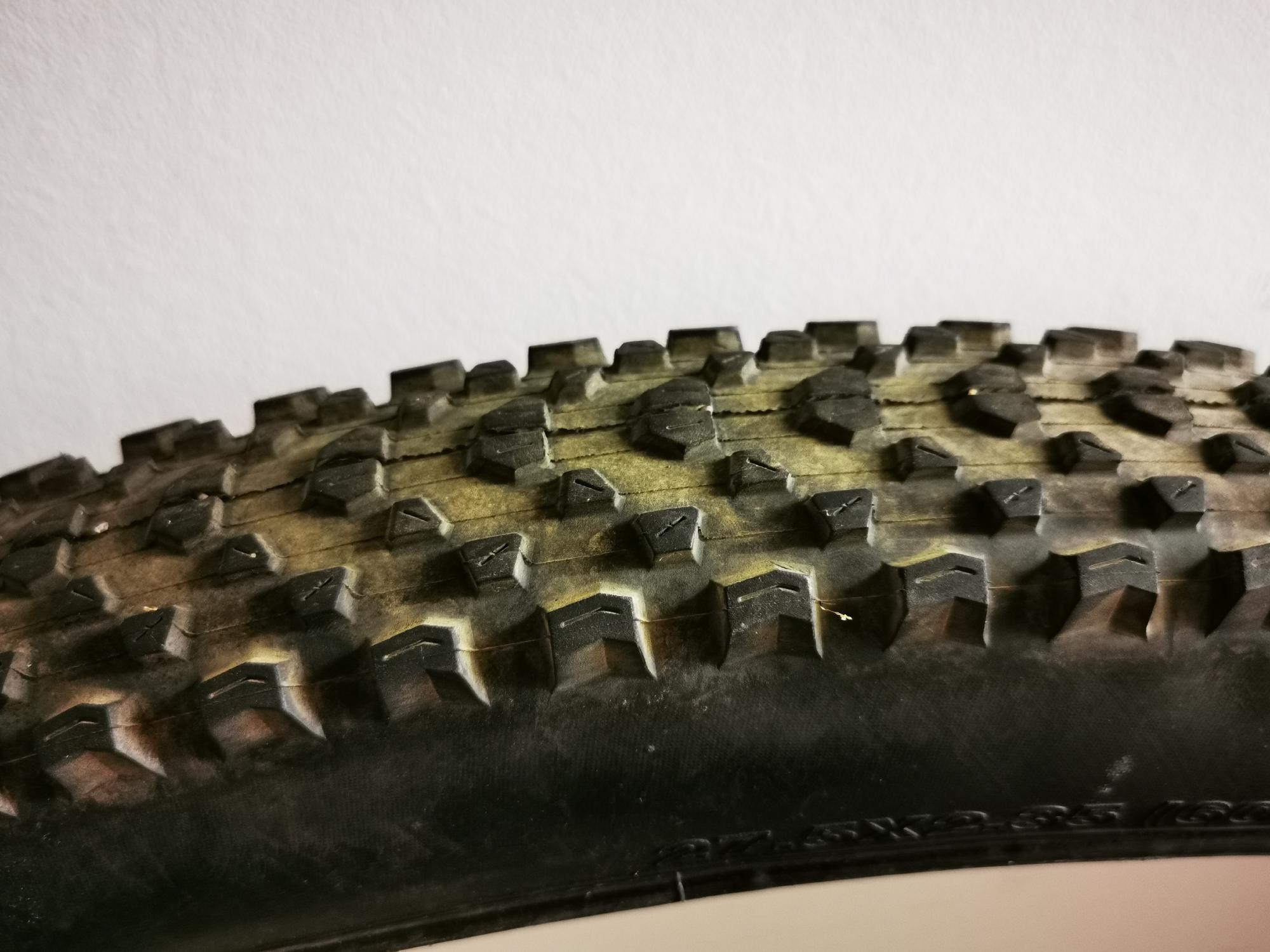 Maxxis Icon 2.35 Exo | Mountain Bike Tyres | Bike Hub