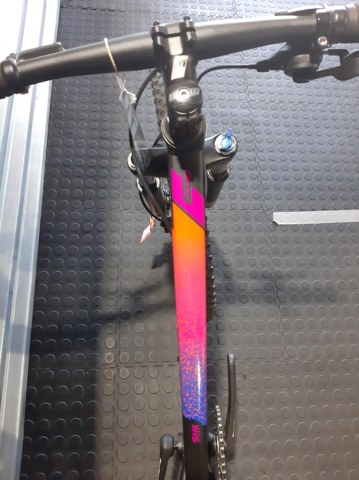 Momsen Mia 24er | Hardtail Mountain Bikes | Bike Hub