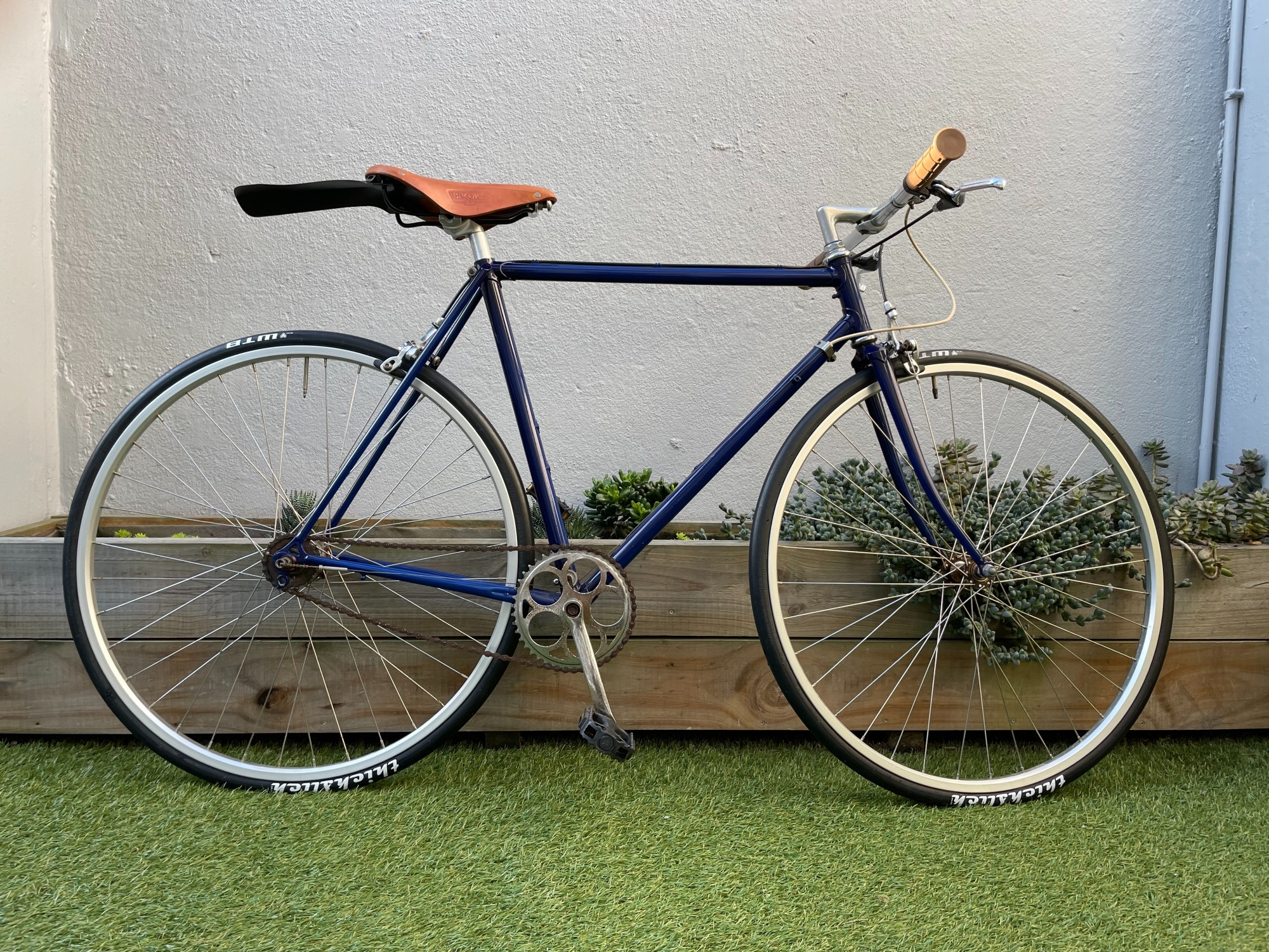 Custom classic commuter | Commuter Bikes | Bike Hub