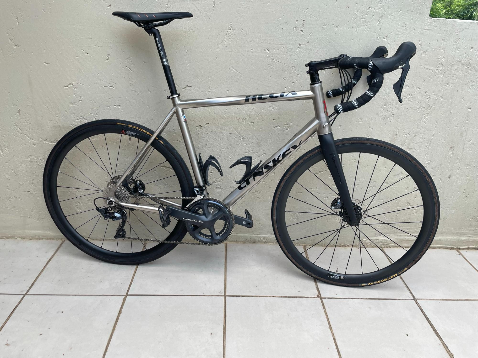 Lynskey Helix Disc Titanium | Road Bikes | Bike Hub