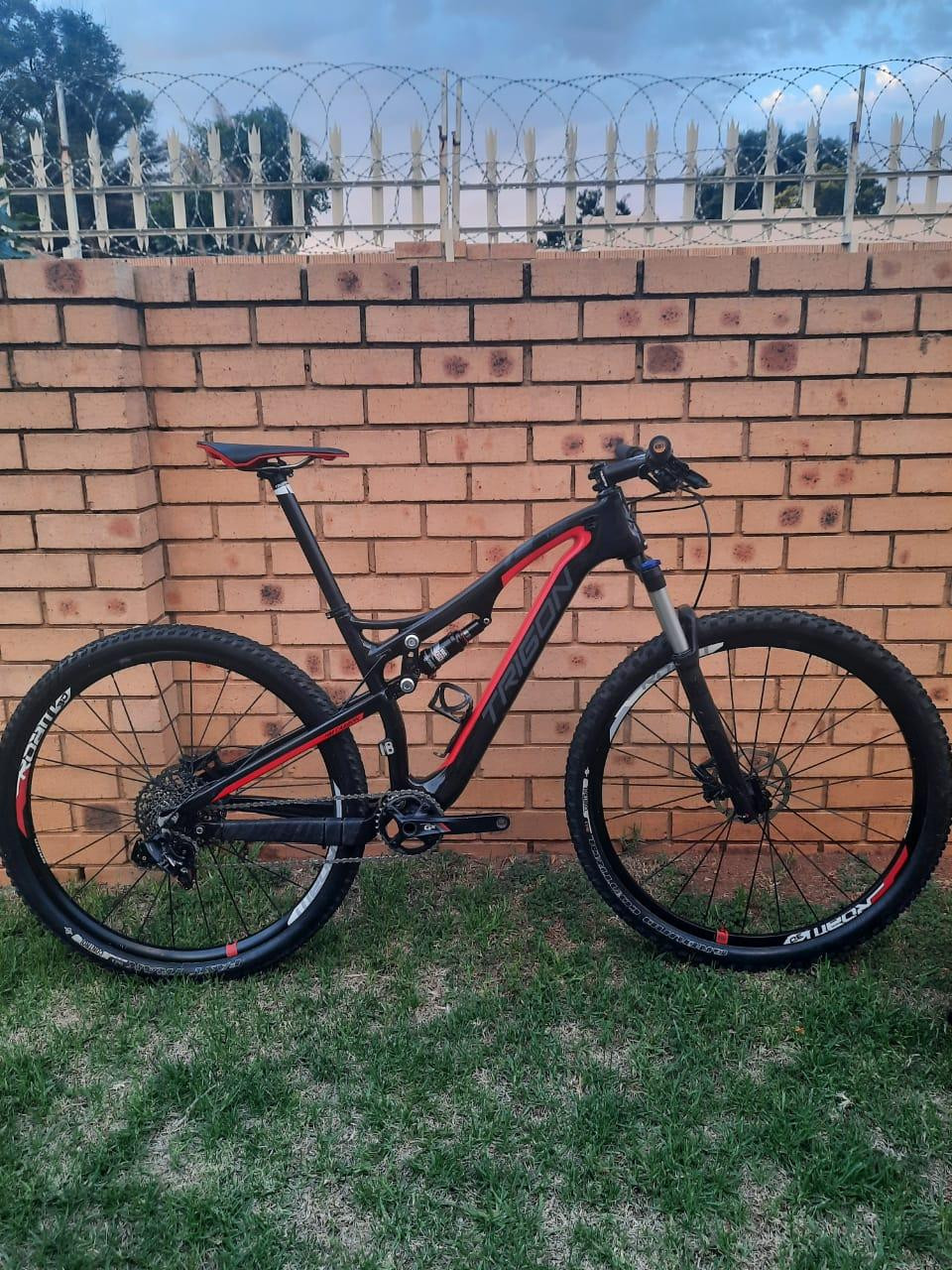 Trigon TS885 Full Carbon (medium) | Dual Suspension Mountain Bikes ...